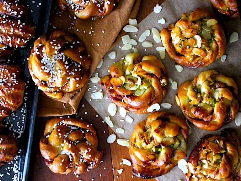 Snurrade kanelbullar med mandelmassa - Salt som Socker