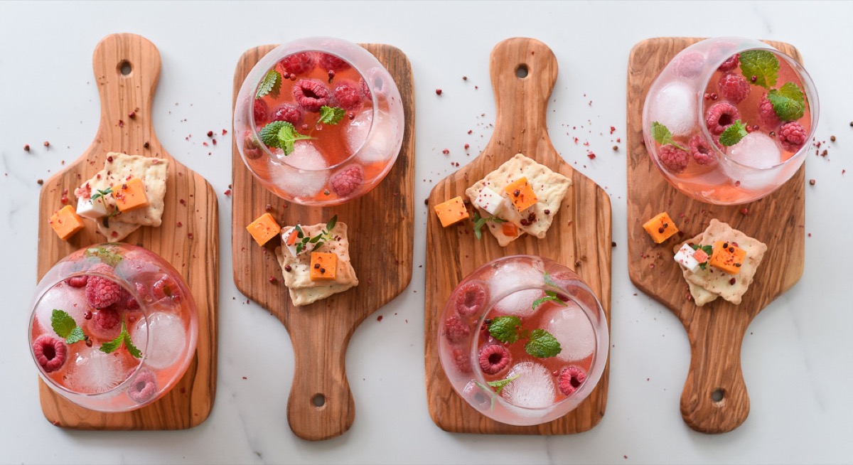 Hallon & rabarber GT med rosépeppar! - Salt som Socker